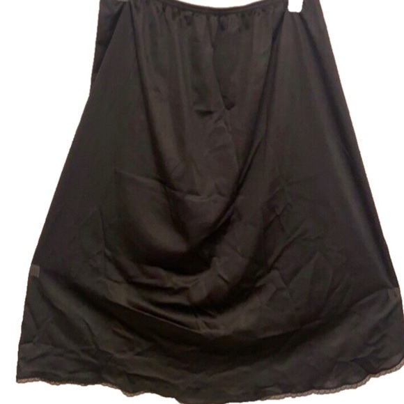 Vassarette Intimates And Sleepwear Vassarette Black Satin Slip With